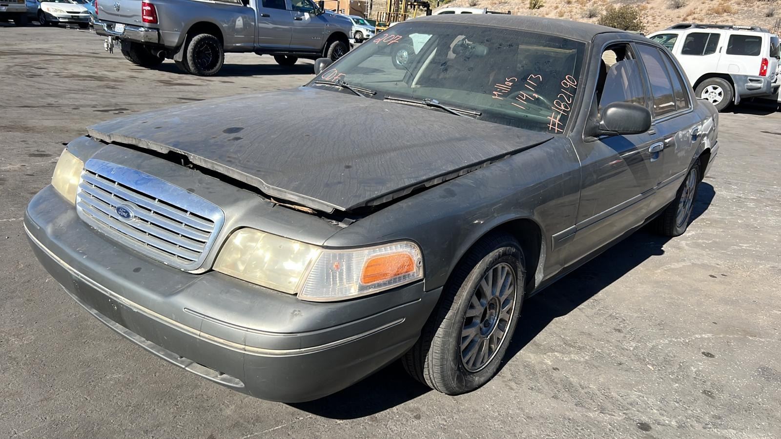 2003 Ford Crown Victoria LX
