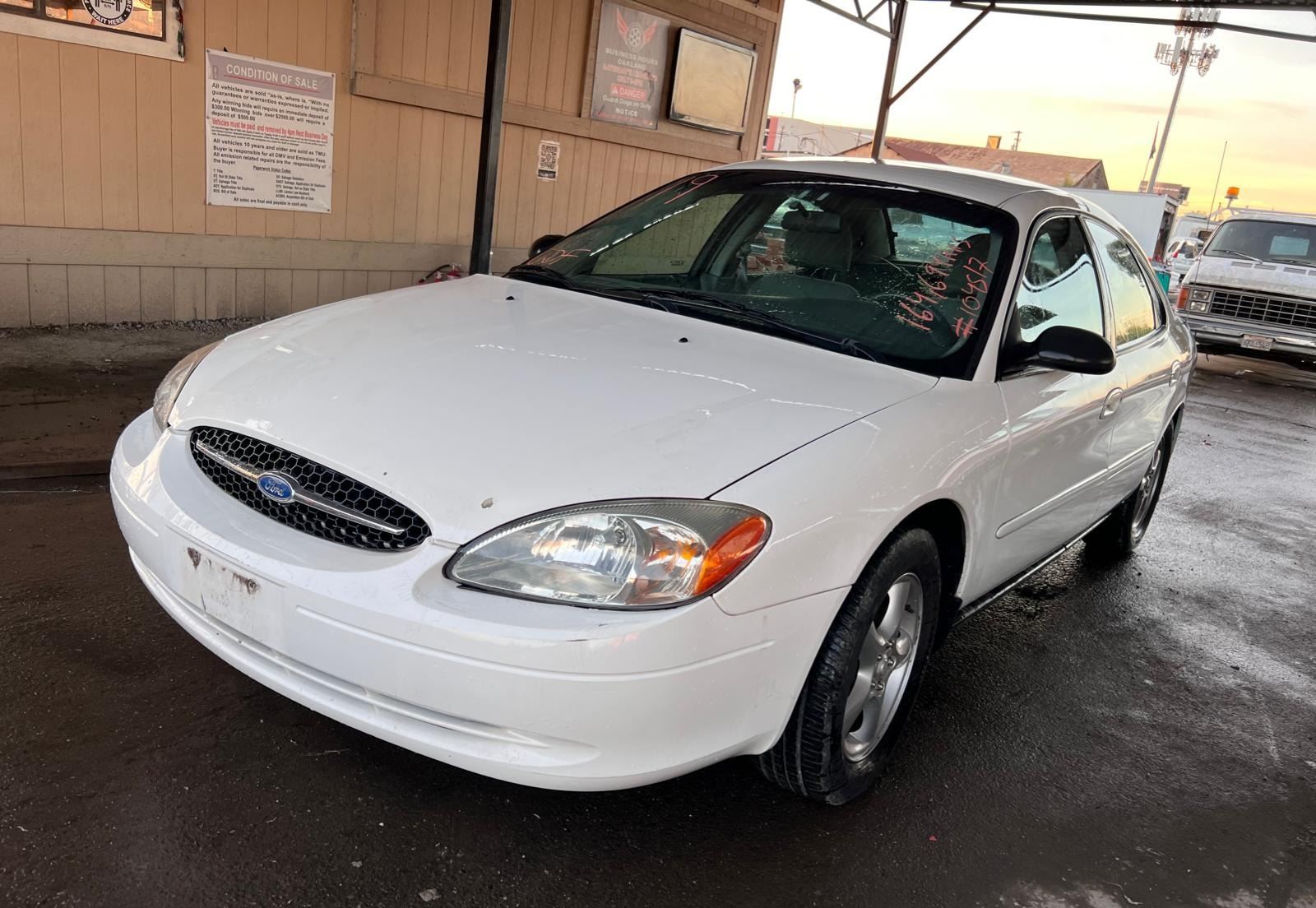 2000 Ford Taurus LX