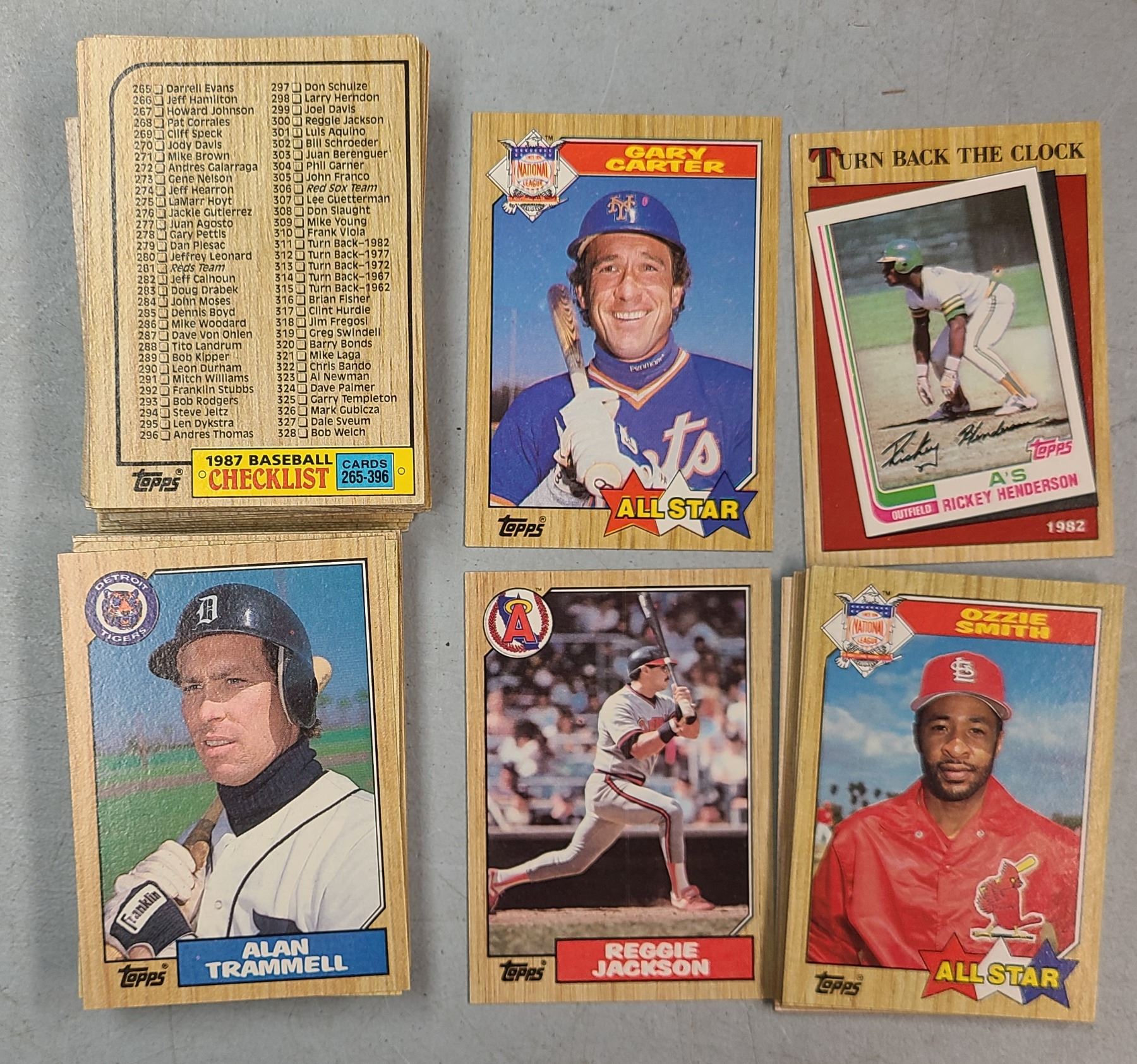 Topps 1997 Baseball Card Set - +/- 200 cards
