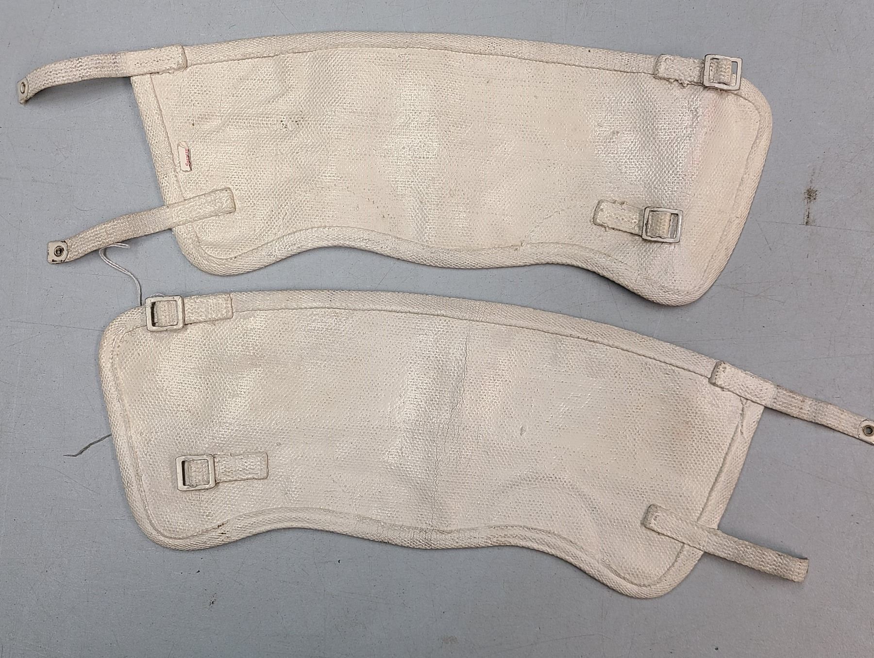 WW2 1943 Canadian Military White Dress Uniform Puttees / Gaiters in Canvas