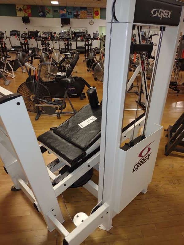 CYBEX LEG PRESS MACHINE