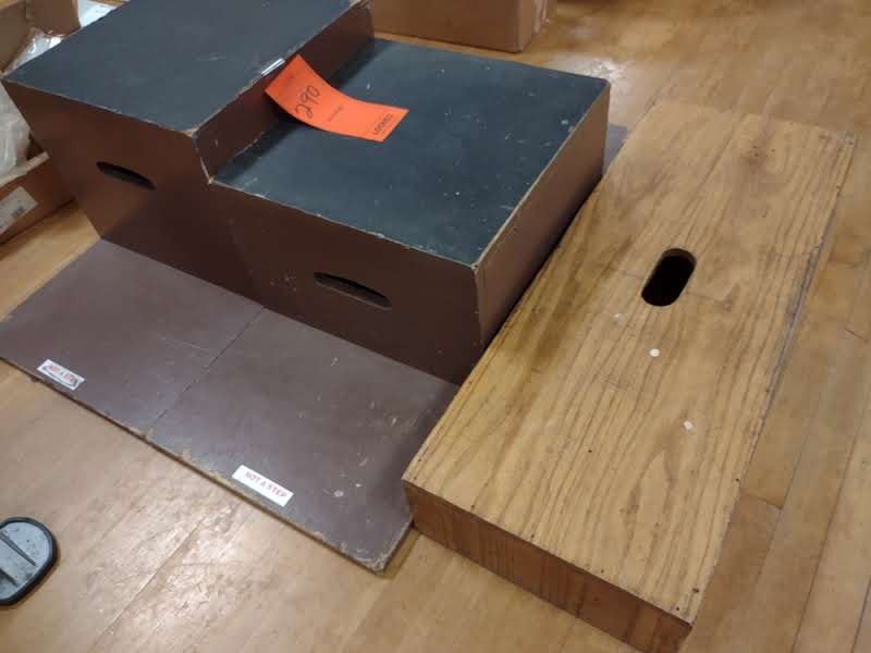 5 AEROBIC BOXES/STEPS