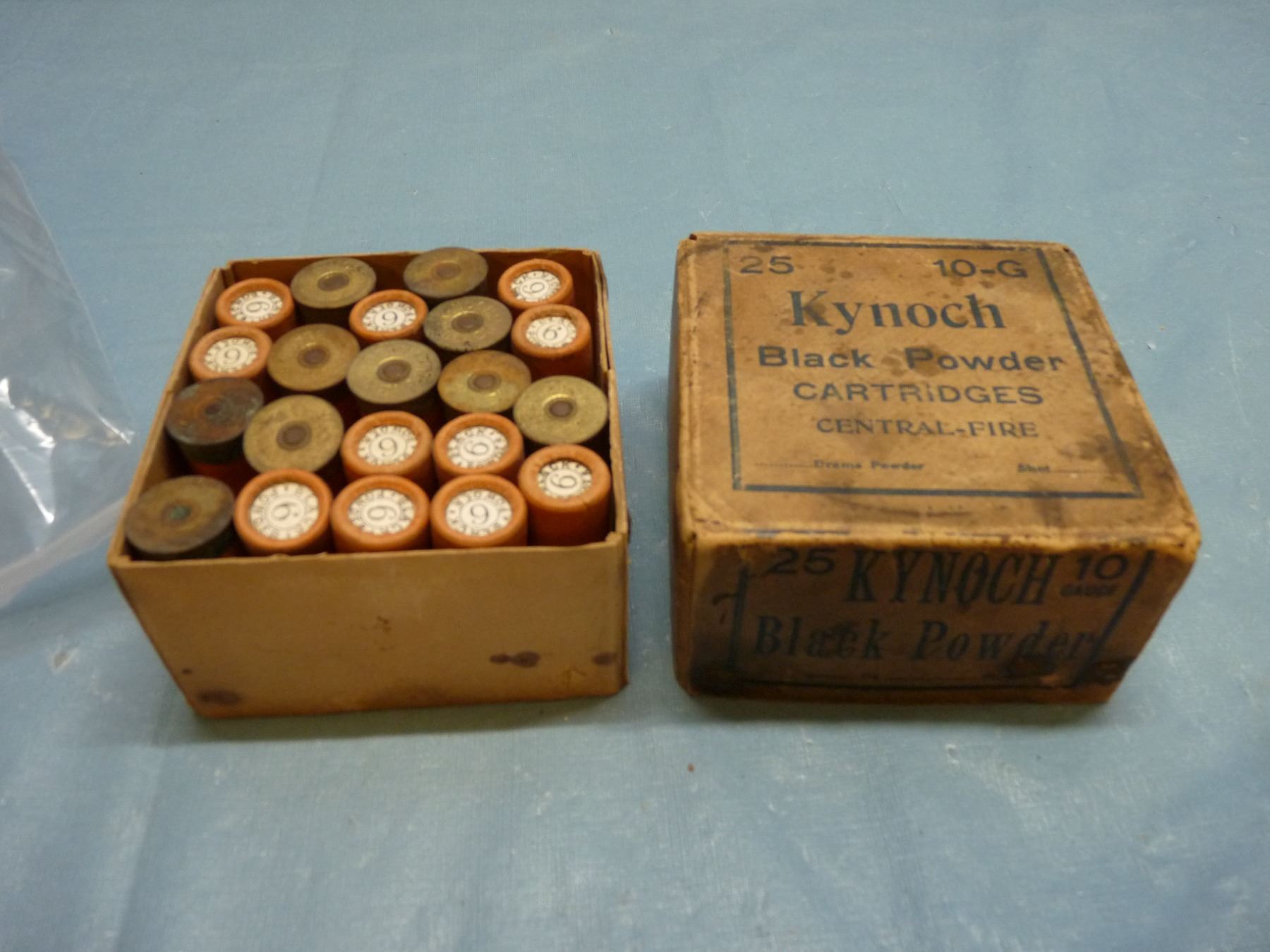 Kynoch black powder cartridges , 10 gauge, 21 rounds