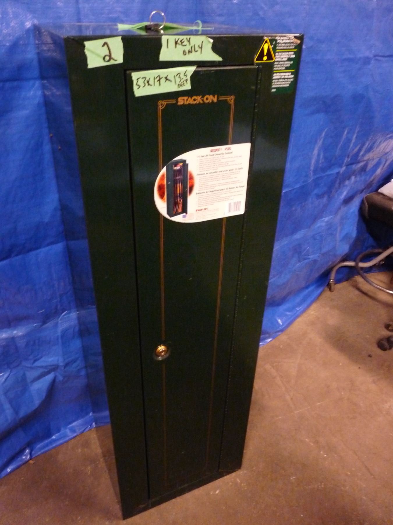 STACK ON 10 GUN All steel security cabinet -- 1 KEY ONLY-- No shipping ...