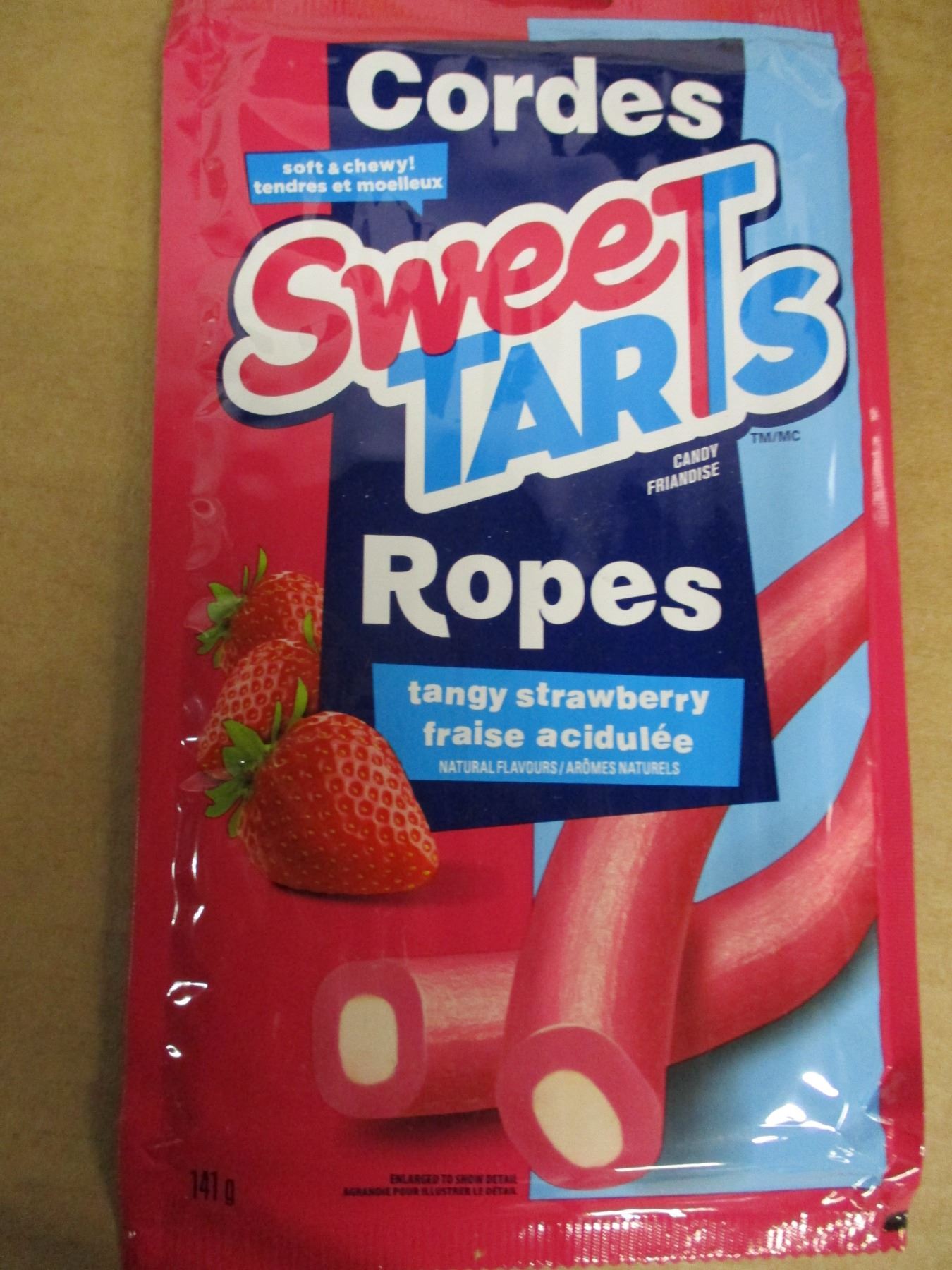 SWEET TARTS TANGY STRAWBERRY TWISTED ROPES (141 G) - PER PKG