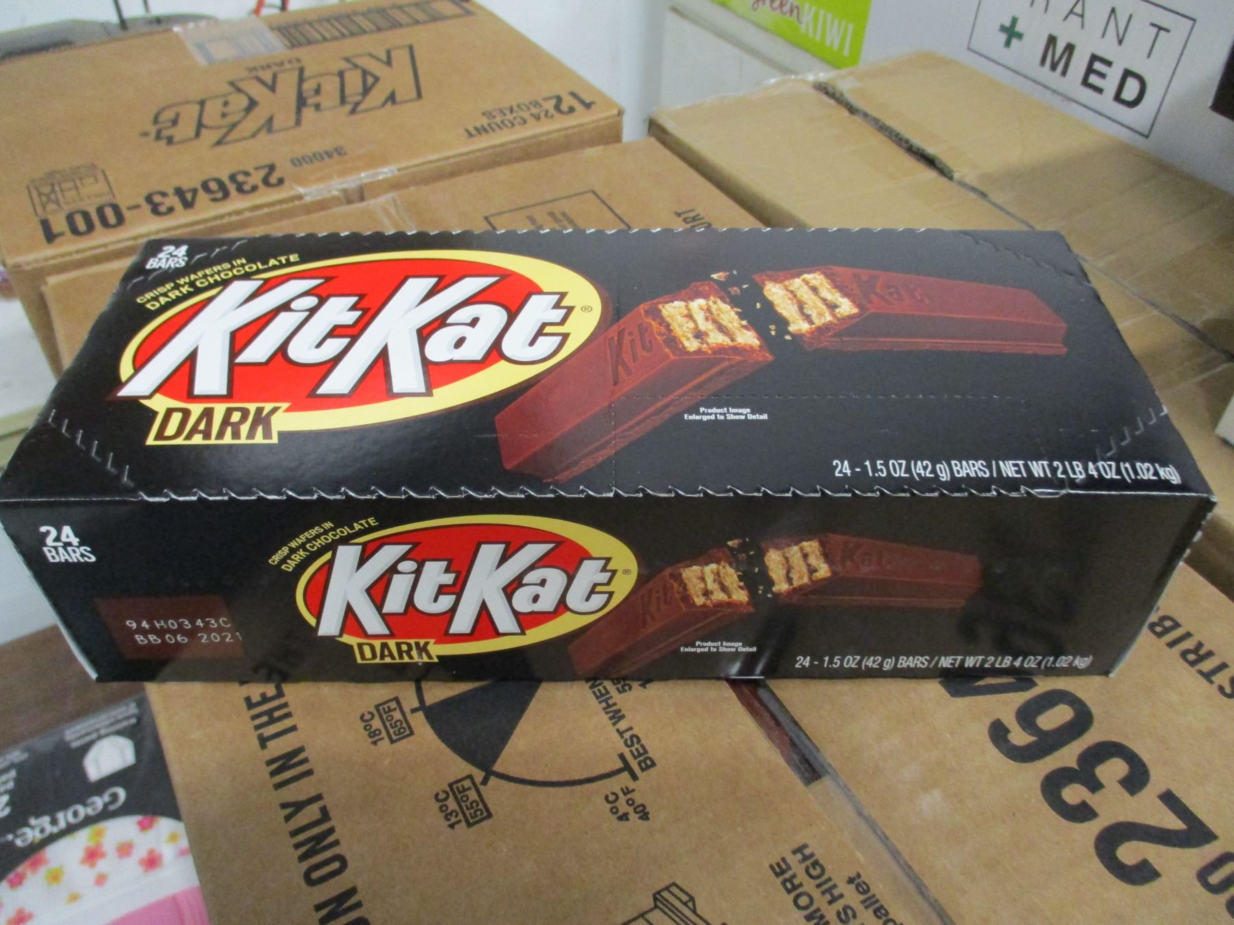 KIT KAT DARK CHOCOLATE BARS (24) - BOX