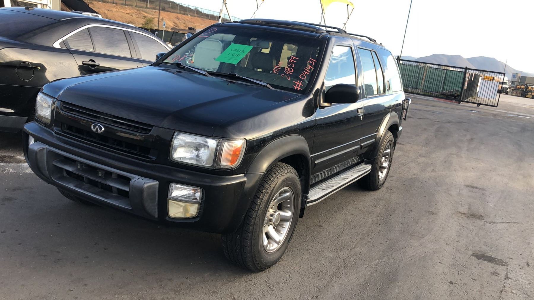 1999 INFINITI QX4