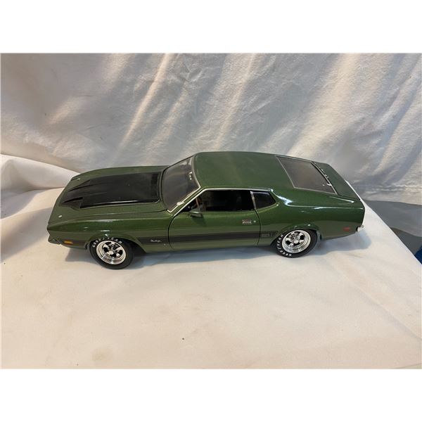 Die cast Mustang 1:18 scale Mach 1