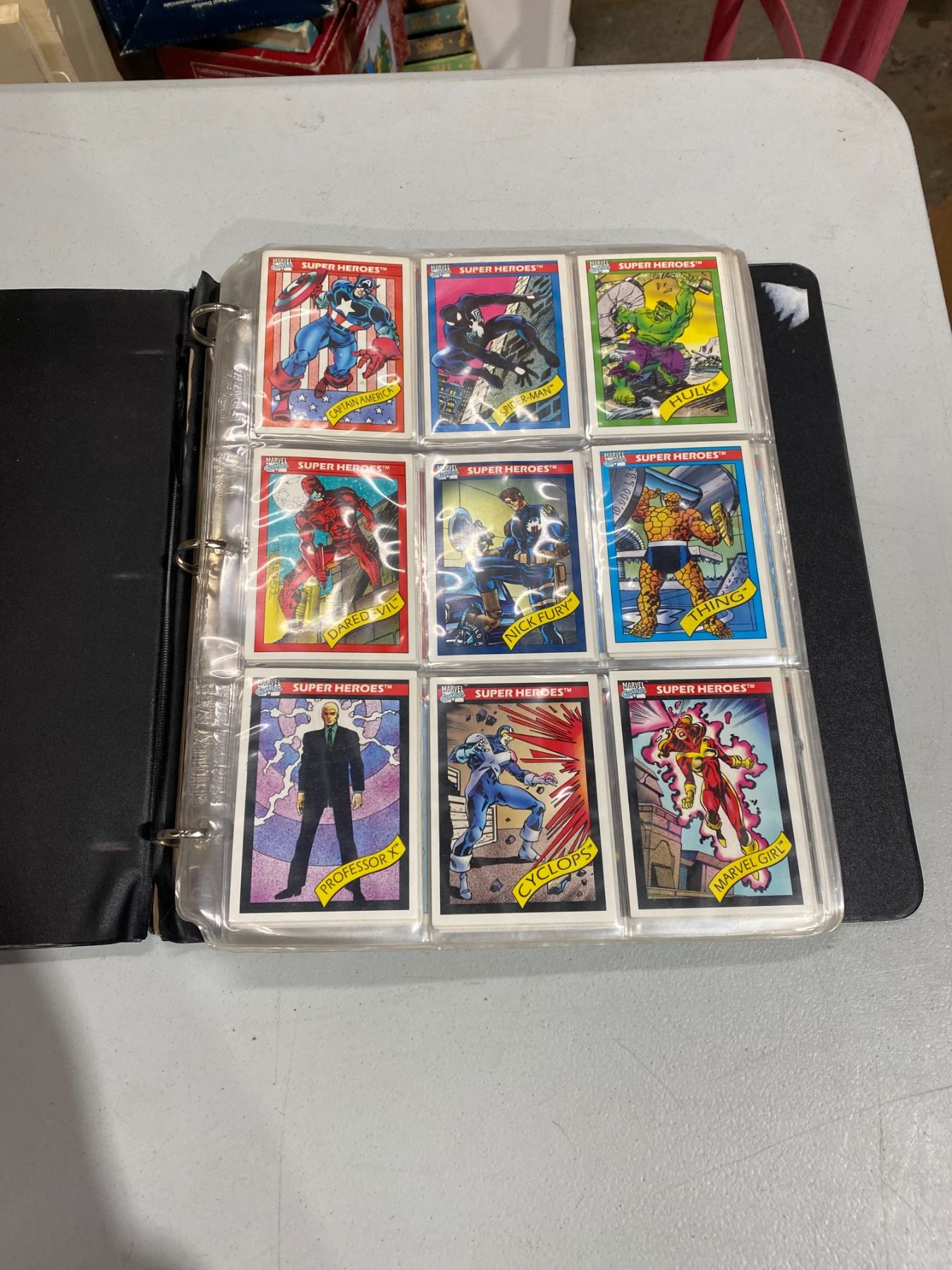 Binder Marvel super heroes cards