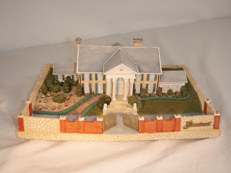 Elvis Presleys Graceland Mansion Musical Replica - Love Me Tender #2640 ...