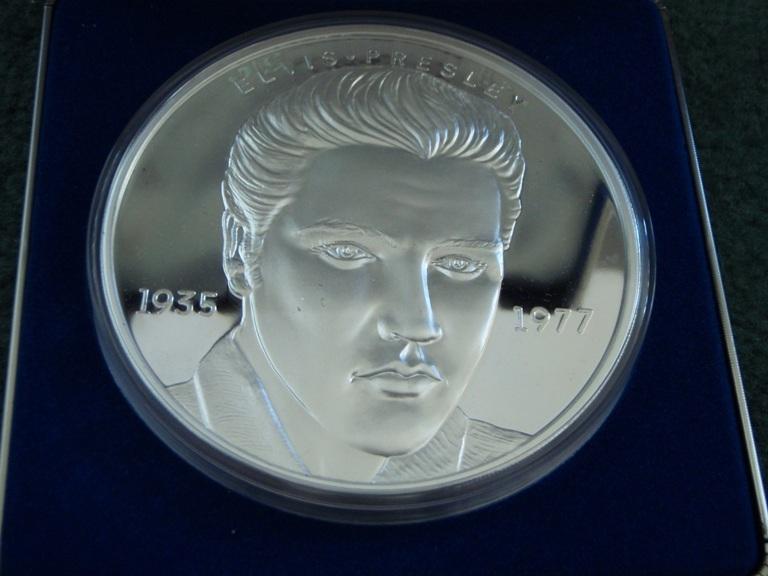 MINT 1 pound silver Elvis Coin w/ First Day Issue Postmark set