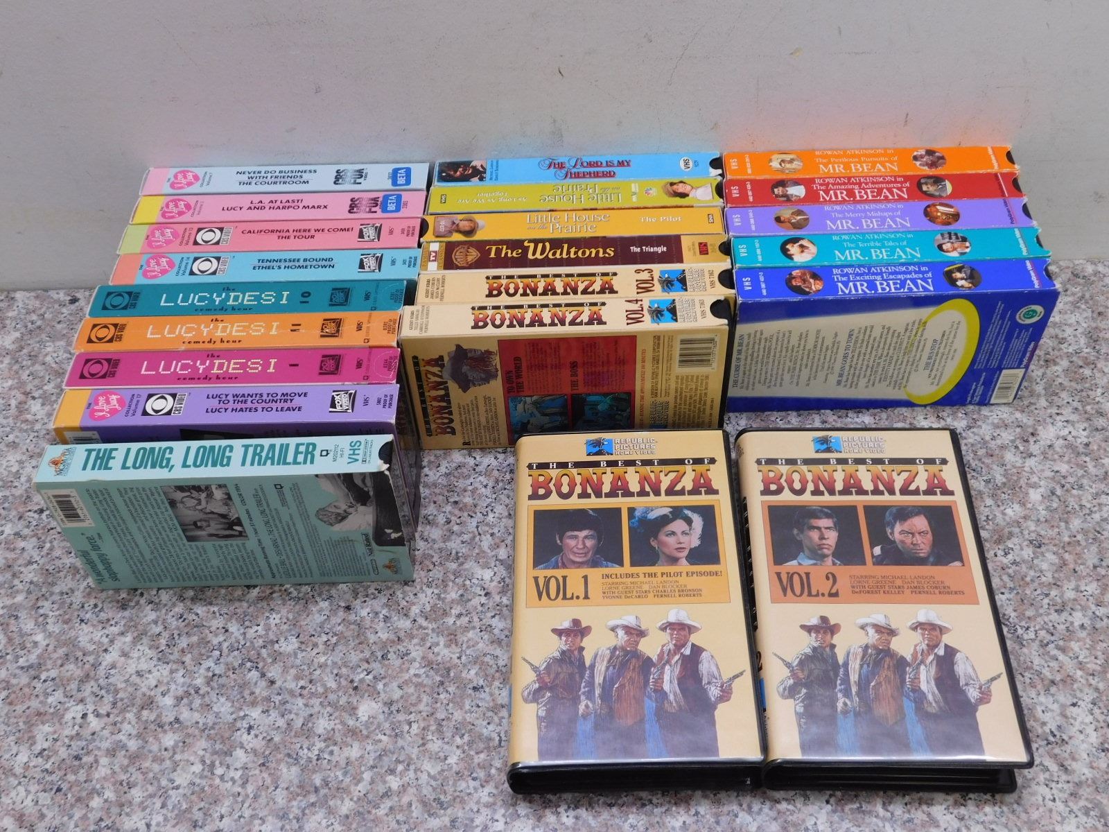 Lot of 22 TV Shows VHS Tapes Lucy, Little House on the Prairie, Mr Bean ...