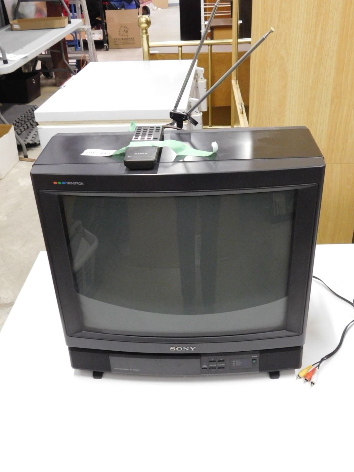 Sony KV20TS20 Trinitron Tube TV CRT Bunny Ears With Remote *works*