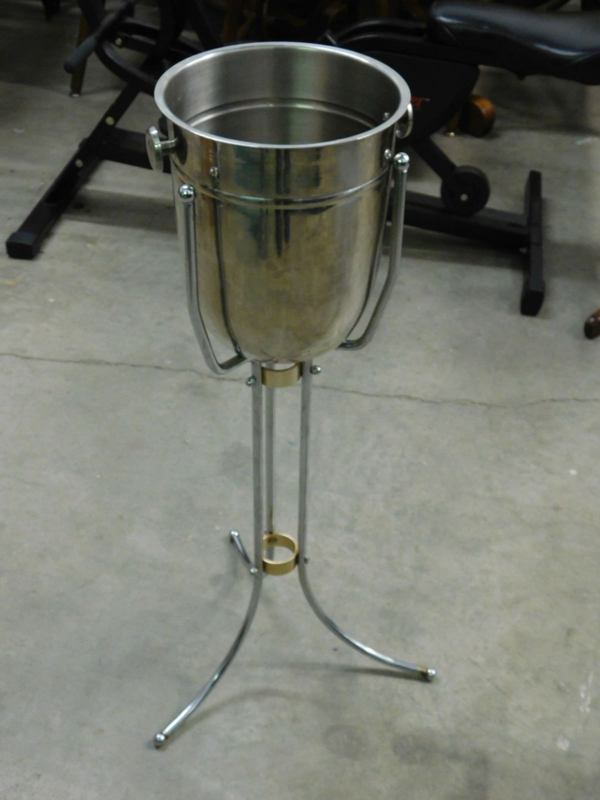 Stainless Steel Ice Bucket and Stand Champagne Vollrath
