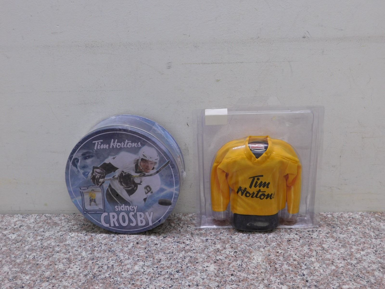 Tim Hortons Sydney Crosby Puzzle In A Tin and Yellow Jersey NHL Hockey
