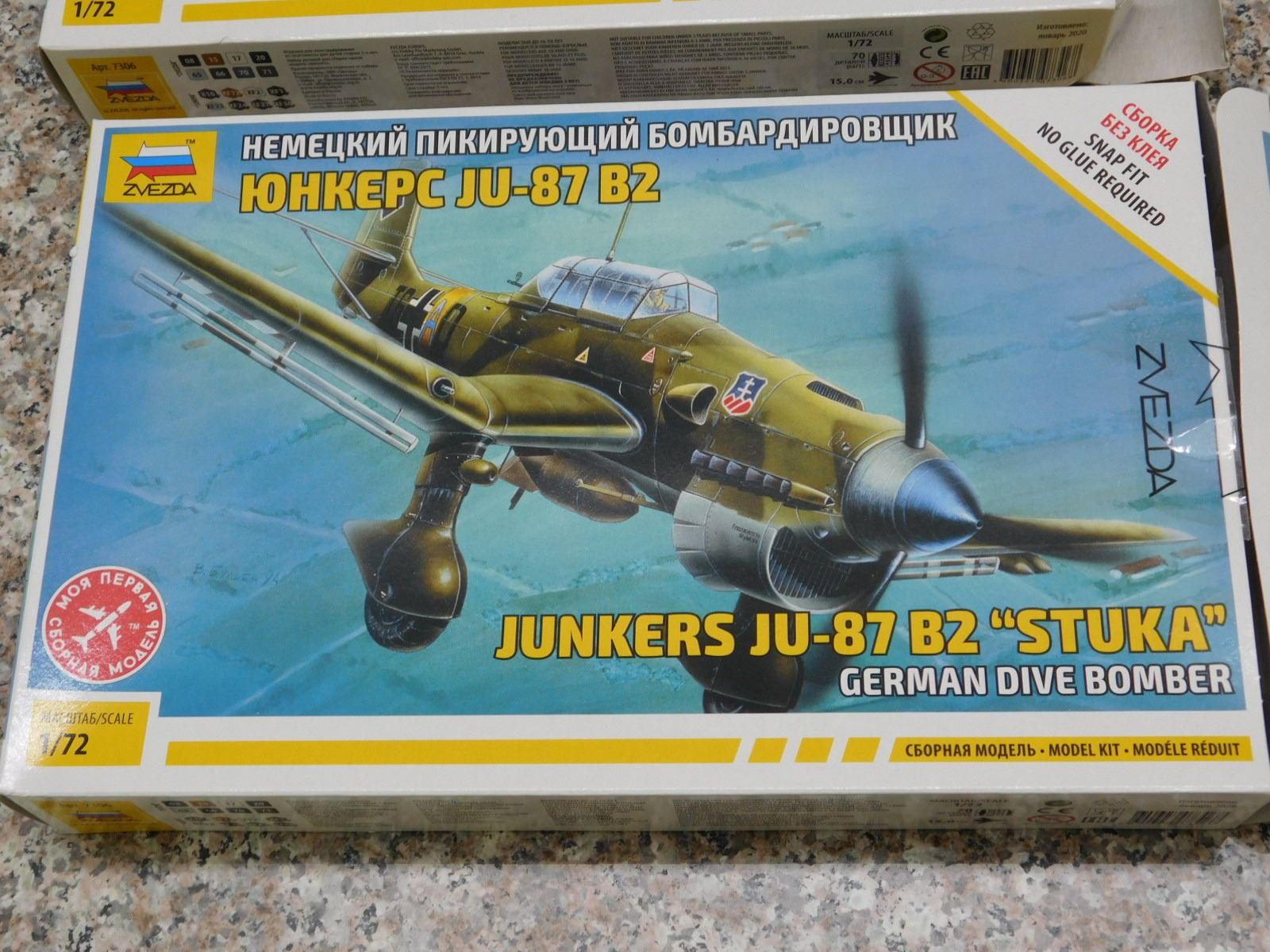 Lot of 2 ZVEZDA Junkers JU-87 B2 Stuka German Dive Bomber Model Kits 1:72