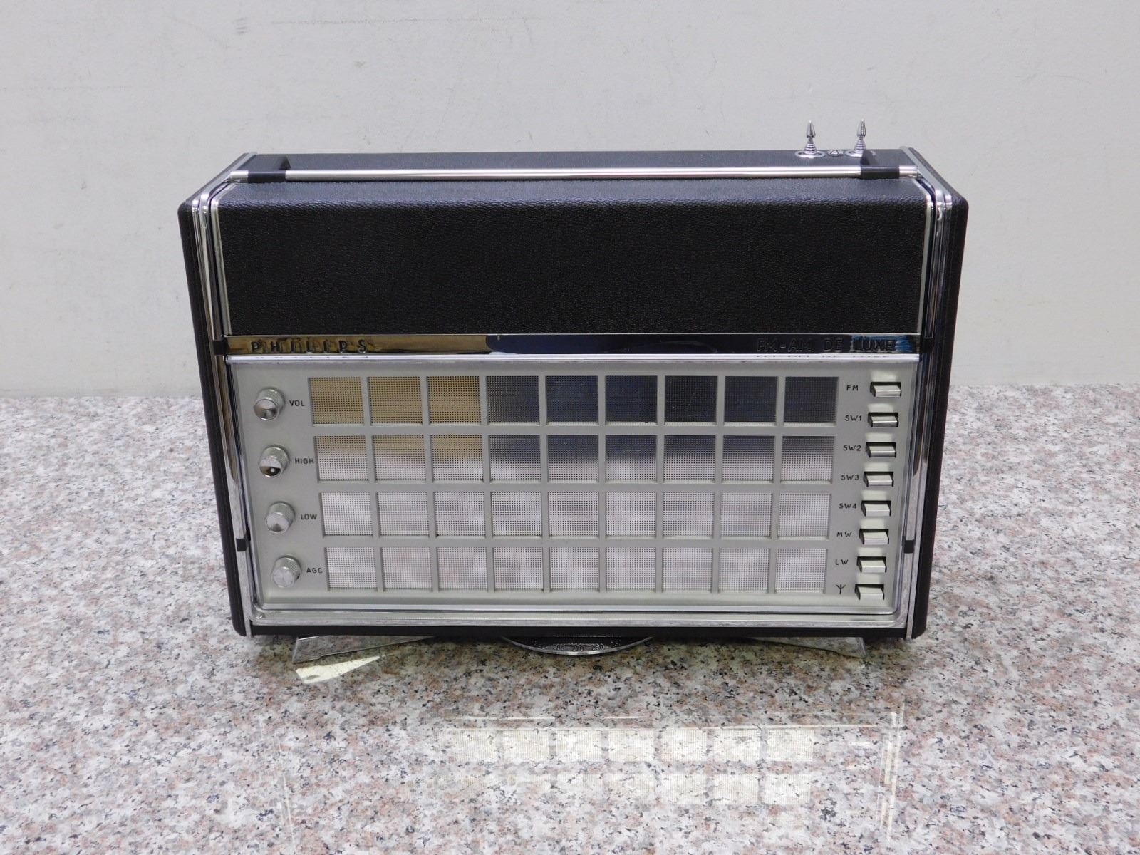 Philips FM AM Deluxe Shortwave Radio *works* Excellent Condition