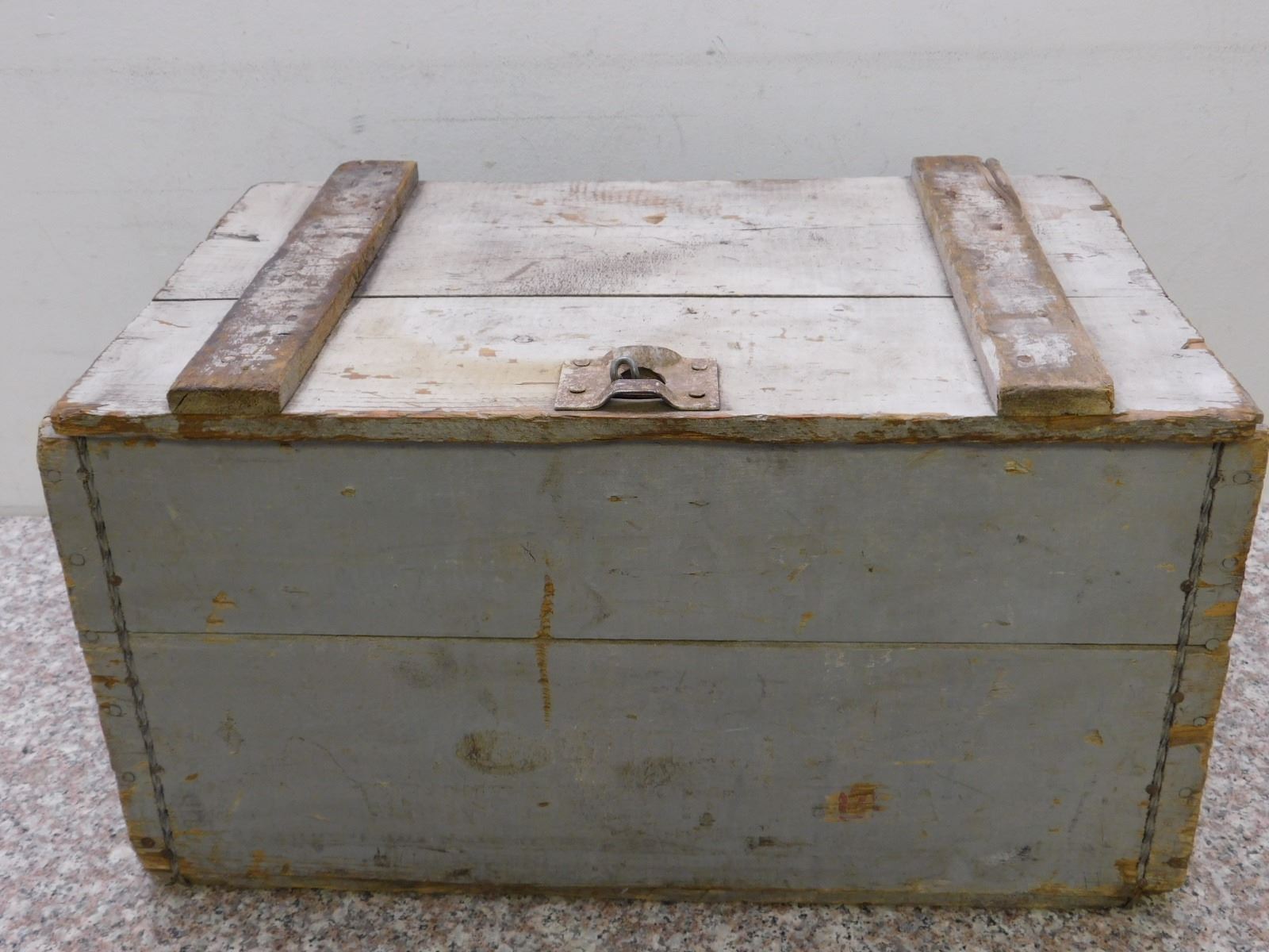 Antique Sheas Beer Crate Gov of Canada Manitoba Liquor Control ...