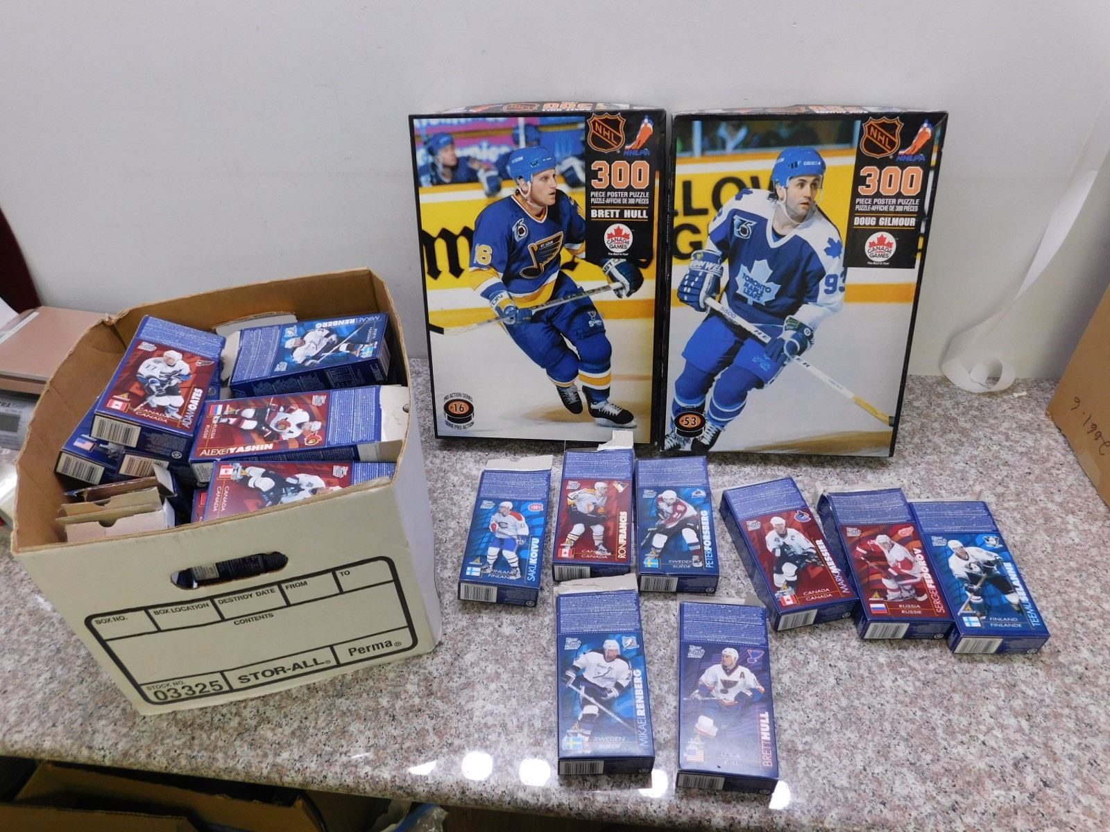 Lot of 2 NHL Hockey Puzzles Brett Hull Doug Gilmour + 37 Kraft Dinner ...