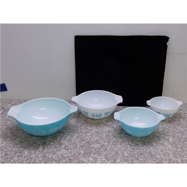 Set of 4 Pyrex Amish Butter Print Cinderella Mixing Bowls Vintage