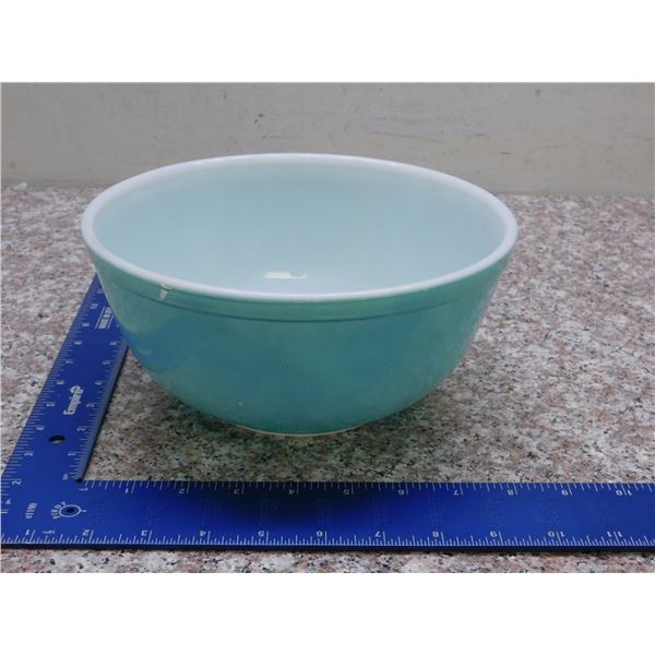 Light Blue Pyrex 403 2 1/2qt Mixing Bowl