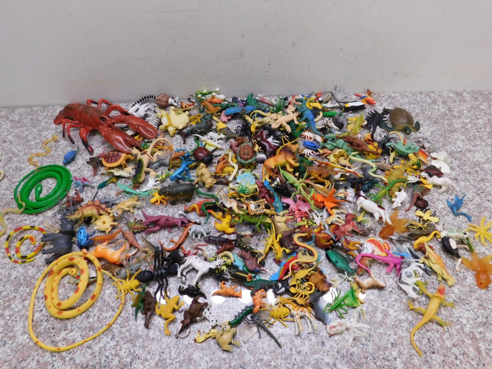 Large Bag 100+ 1990s 2000s Rubber Animals Fish Birds Snakes Dinosaurs Bugs