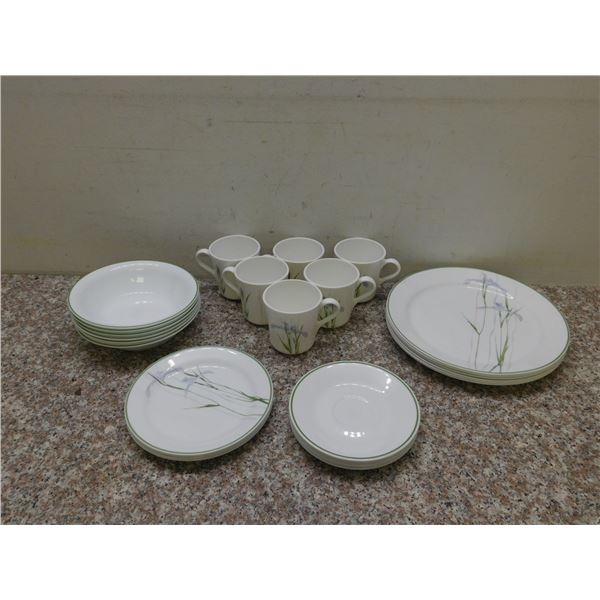 Lot of 28 "Corelle" by Corningware Dinnerware Set USA