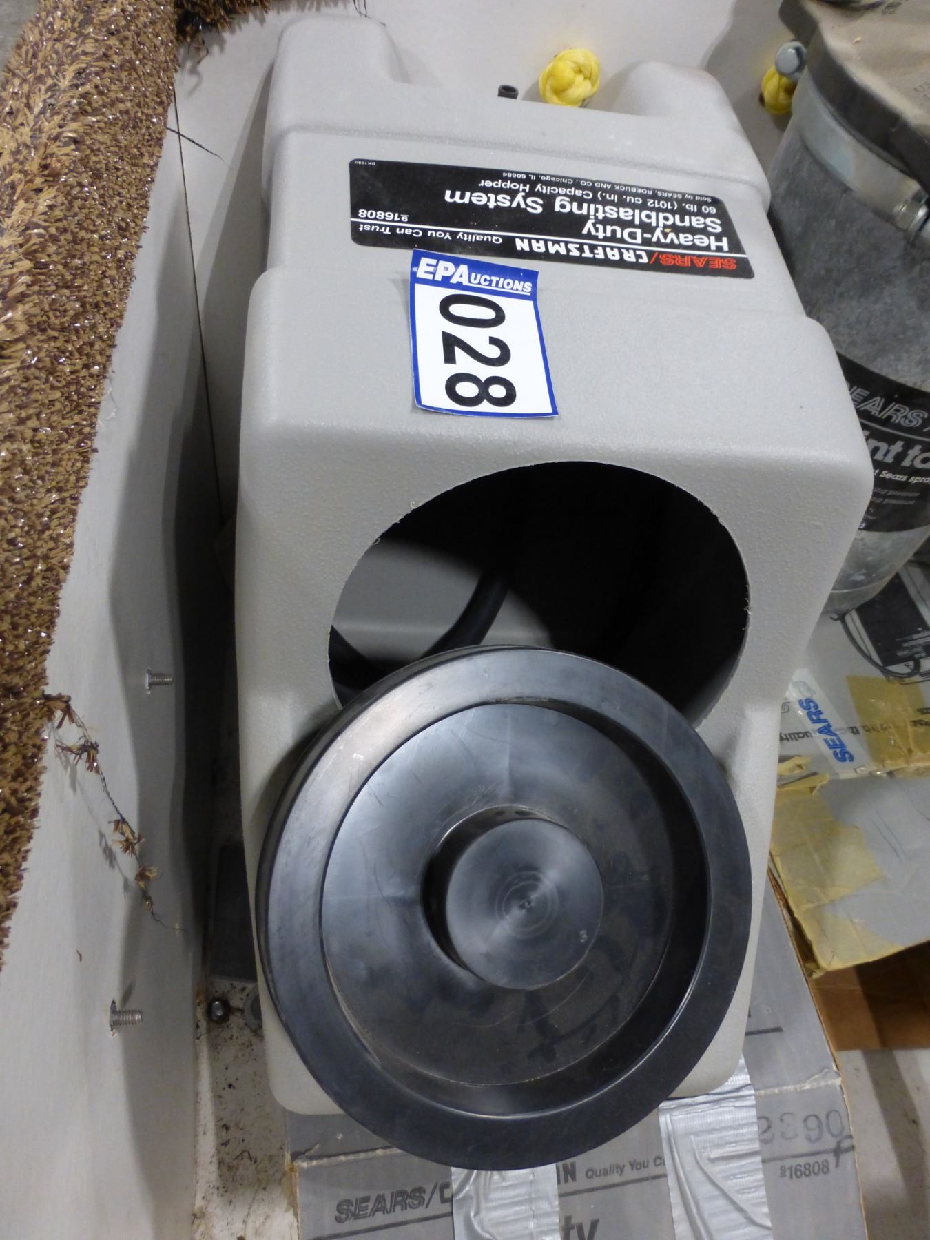 Craftsman heavy-duty sandblasting system, Craftsman paint tank