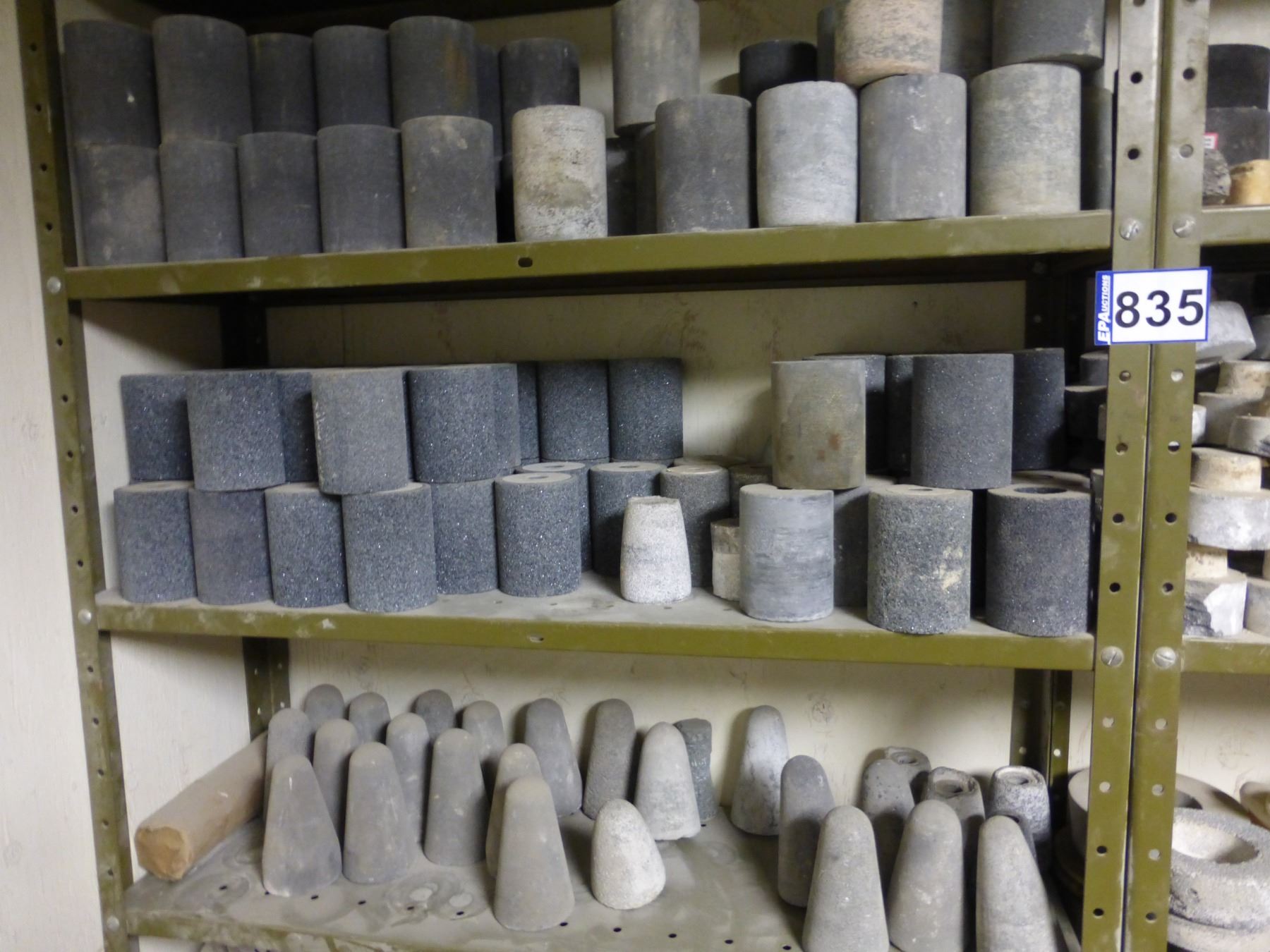 Huge qty of grinding stones, cylinder stones, cones, carborundum stones ...