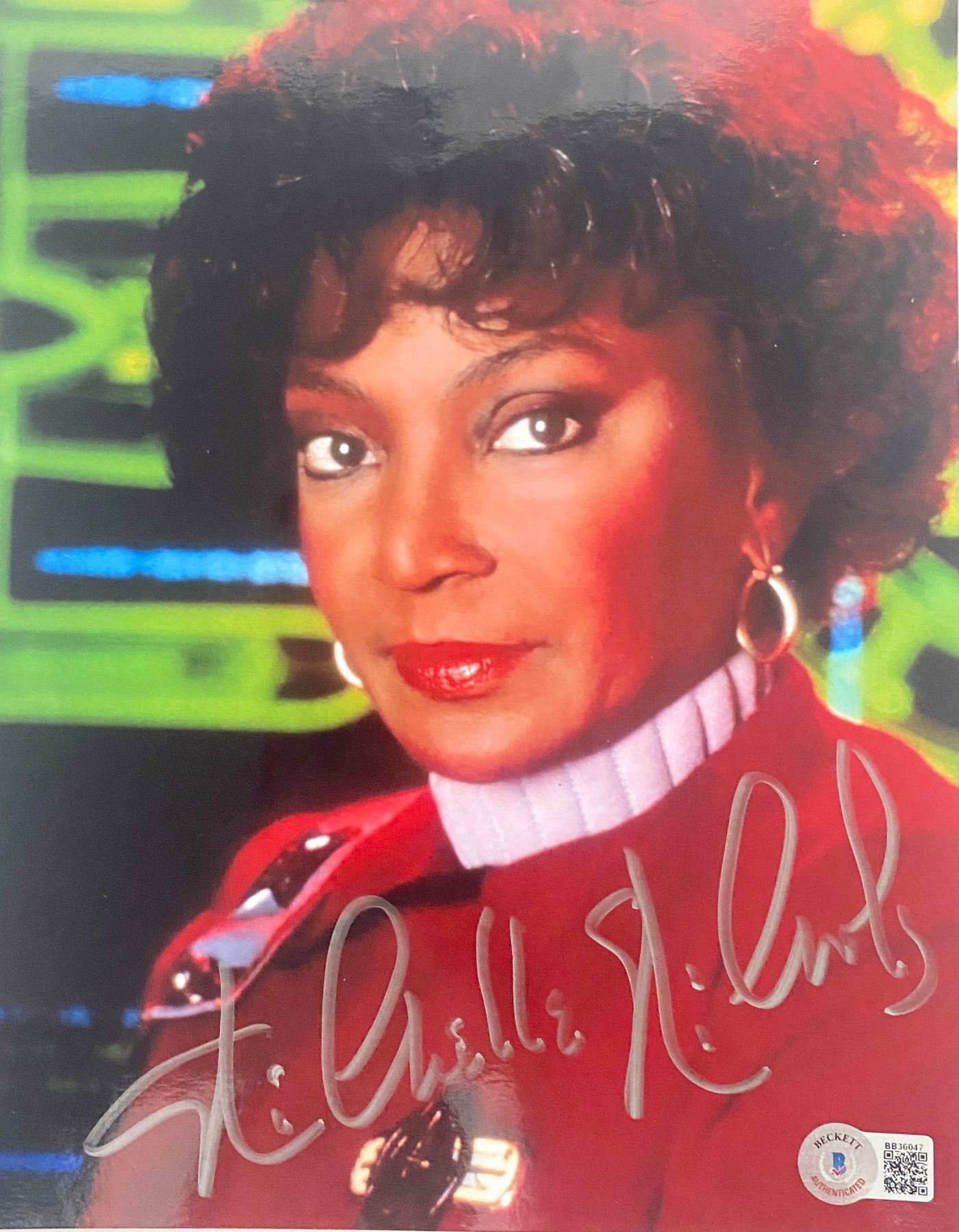 Star Trek Michelle Nichols Signed Photo. Beckett Authenticated
