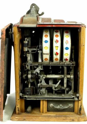 1940's Pace Comet 5 cent slot machine original