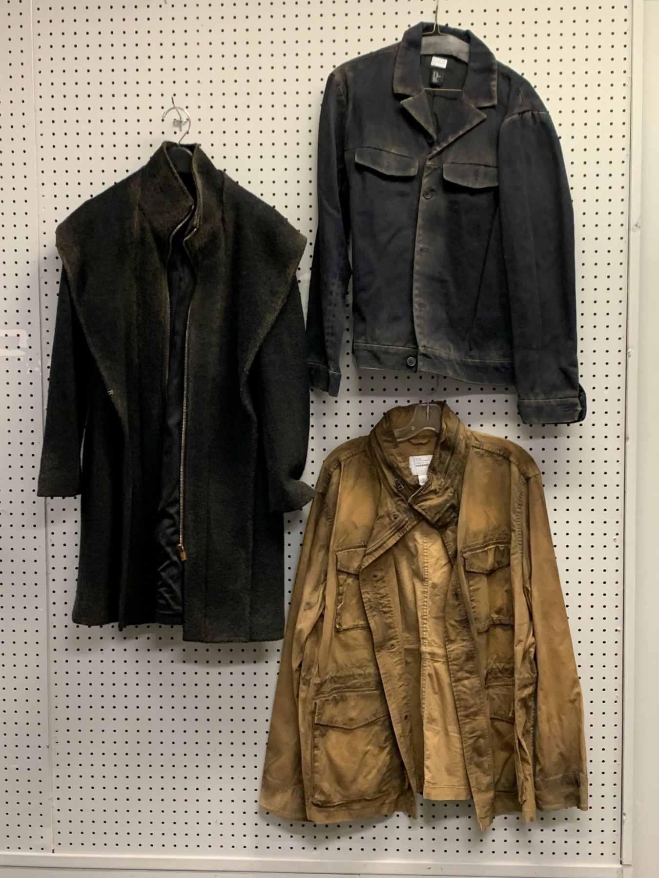 Distressed outfits from Altered Carbon - includes Old navy jacket, club ...