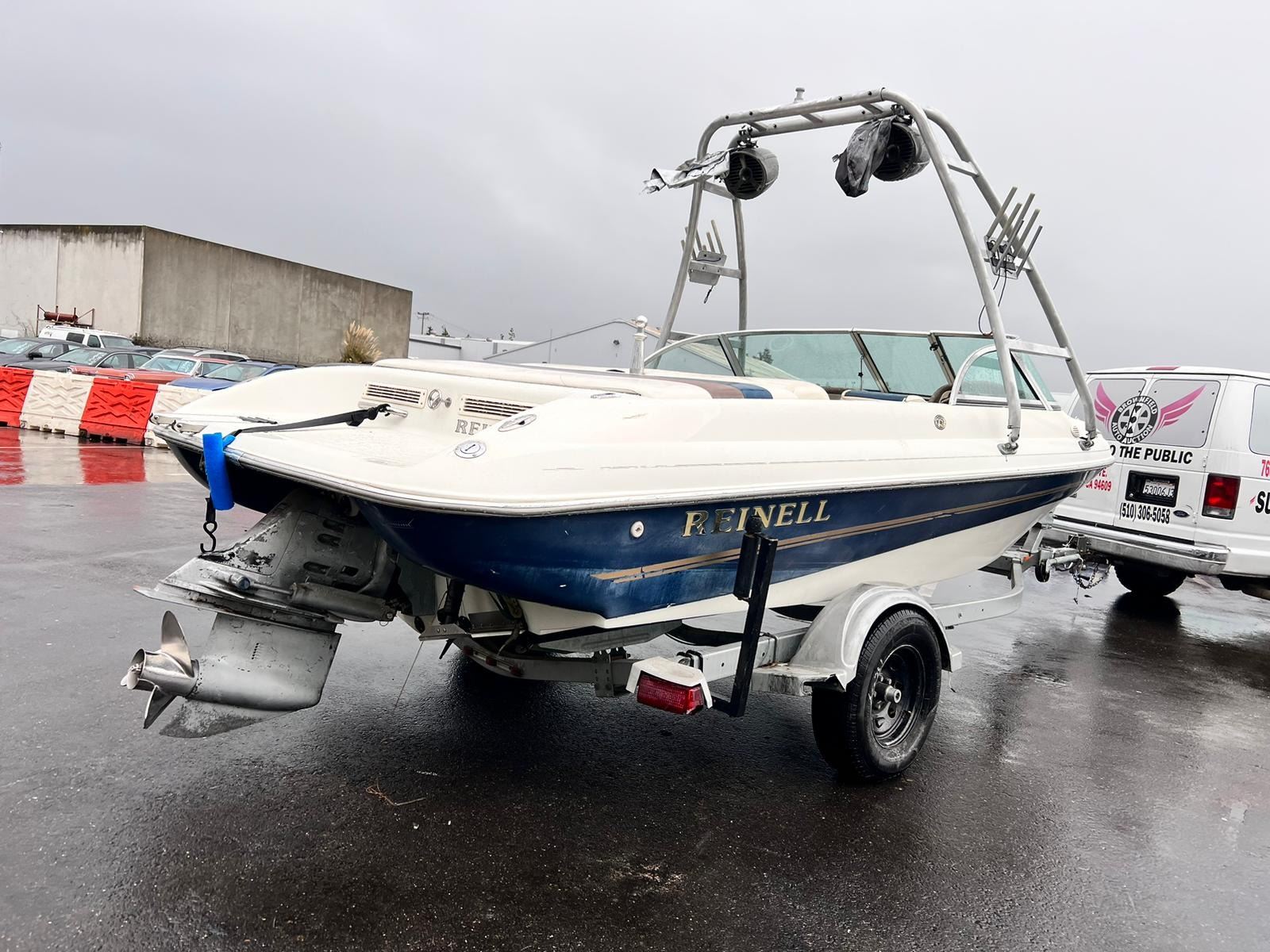 1999 REINELL BOAT 270