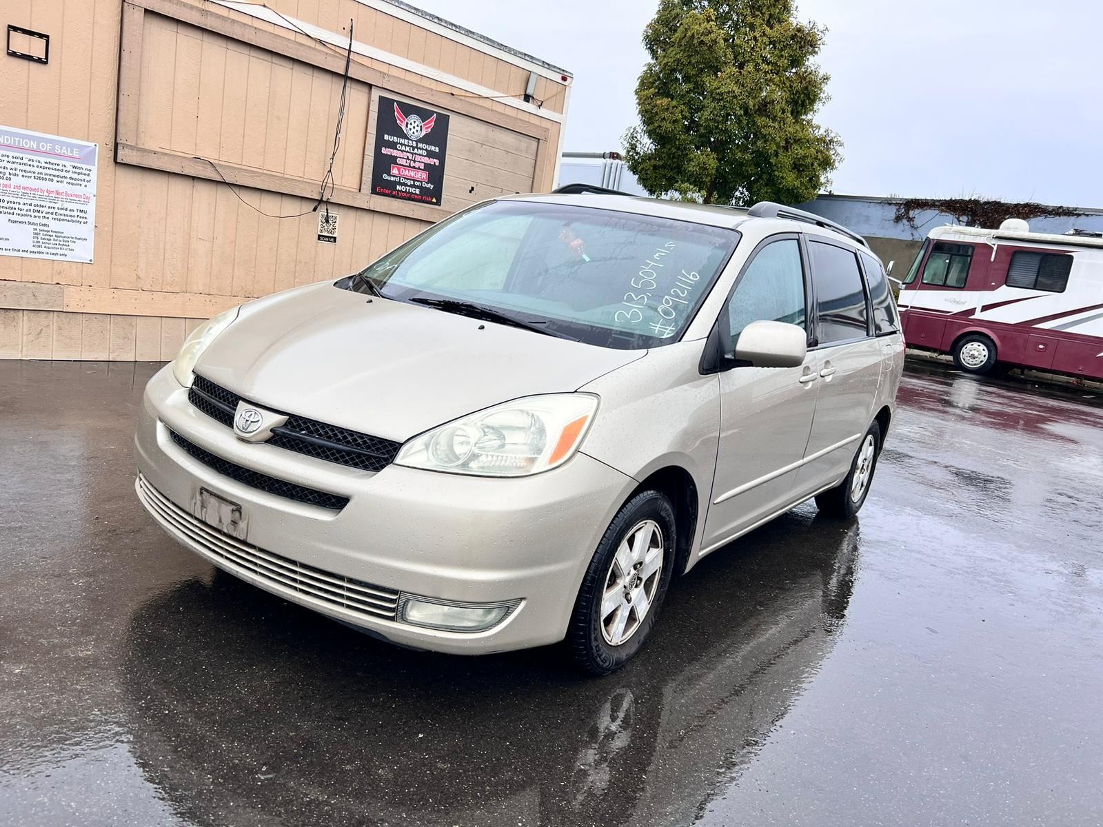 2004 Toyota Sienna XLE 7 Passenger