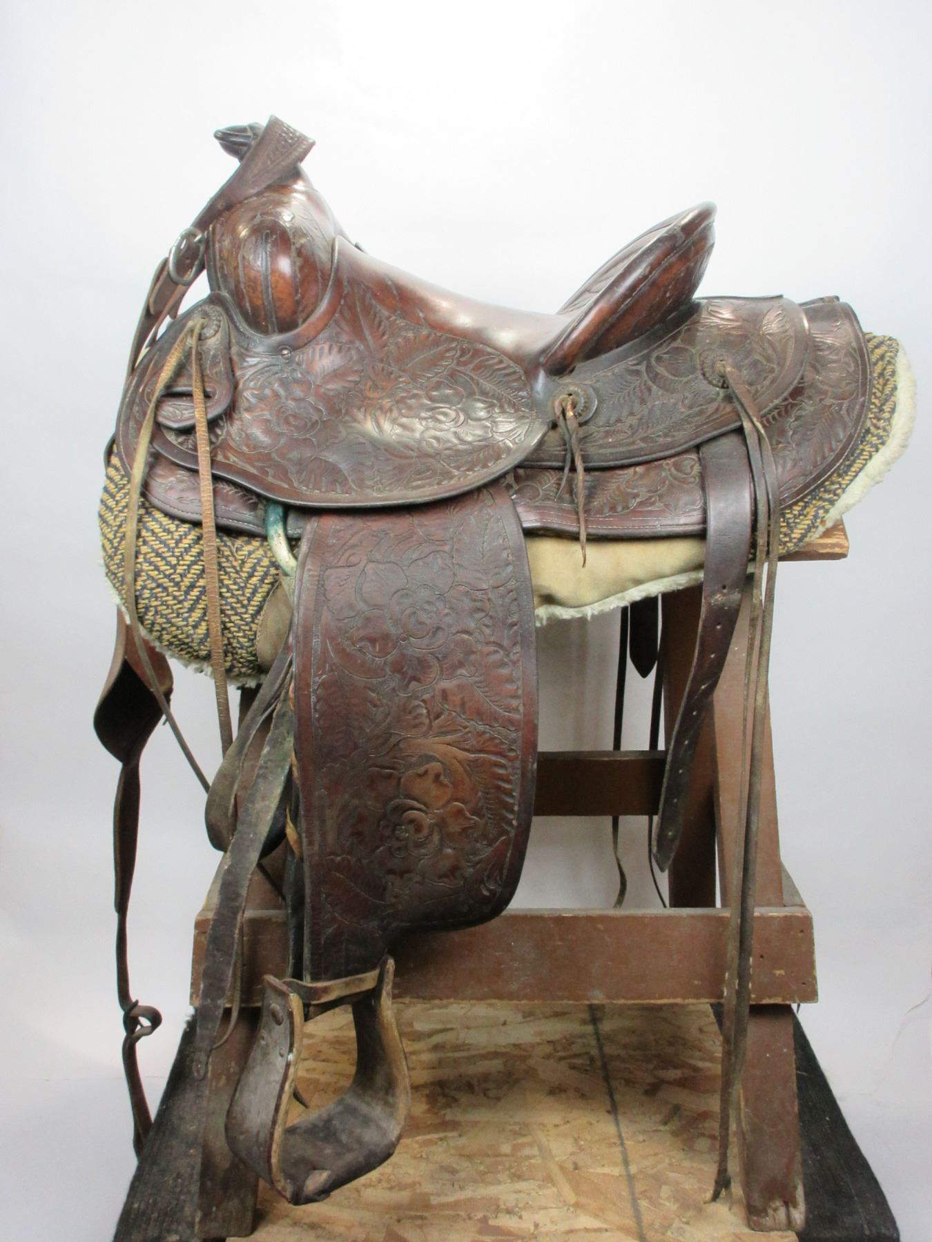 Marked Ray Holes Grangeville ID Leaf Carved Saddle- 13.5" Seat- Rough ...