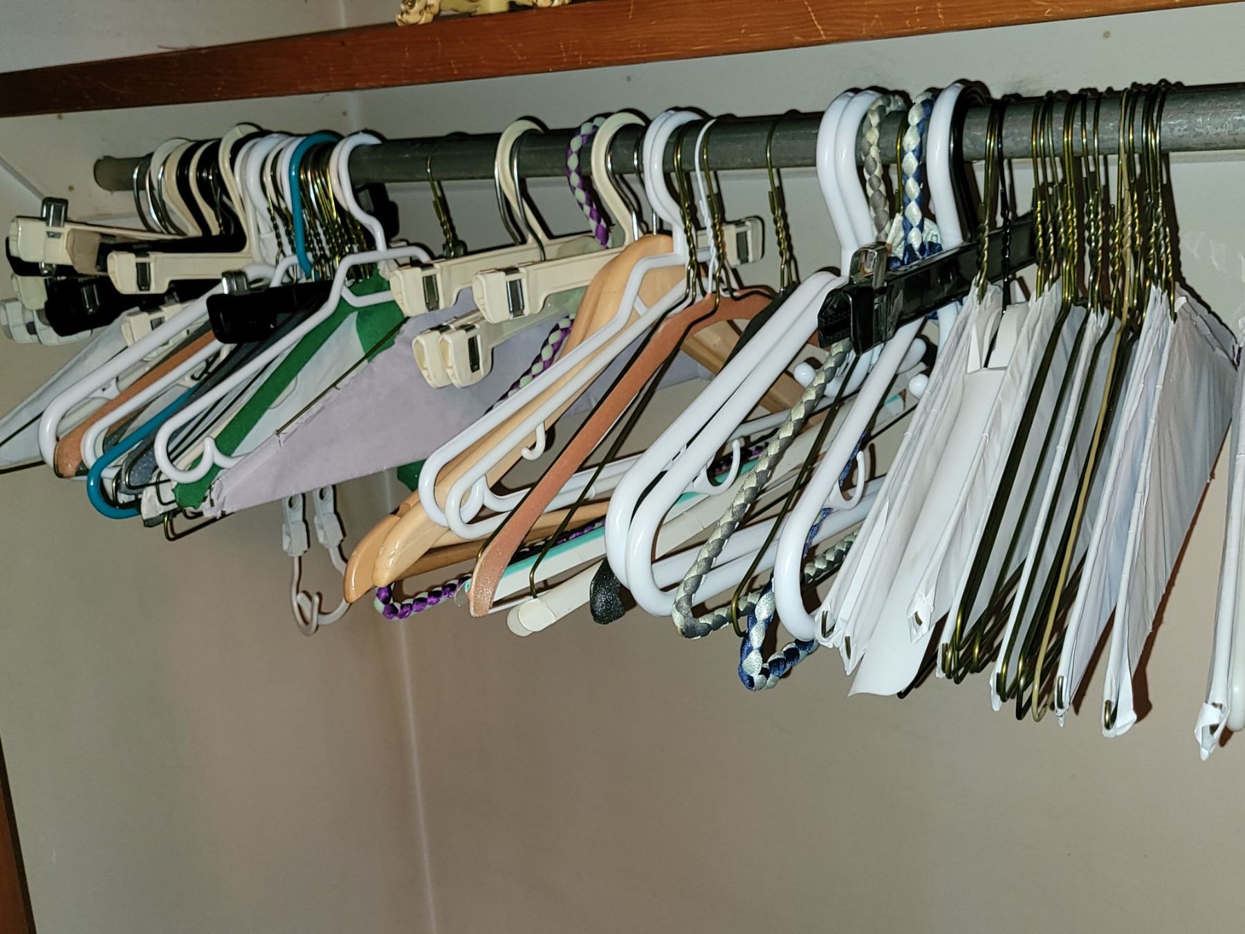 LARGE LOT OF HANGERS