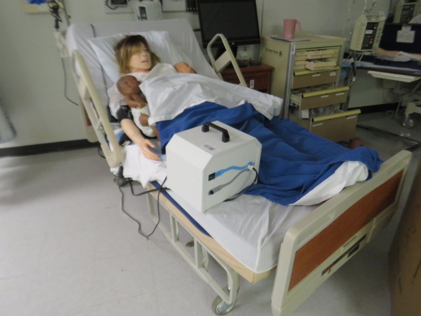 Hill Rom Centrella Patient Bed W Baxter 6201 Infusion Pump