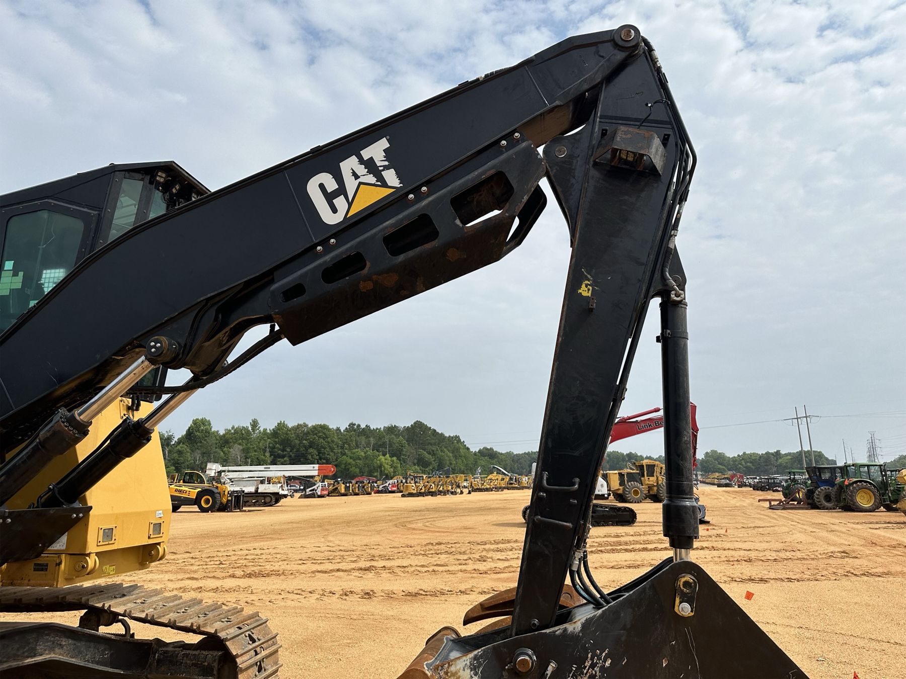 2016 CAT 538LL TRACK Log Loader - J.M. Wood Auction Company, Inc.