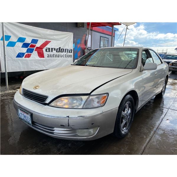 1999 LEXUS ES 300