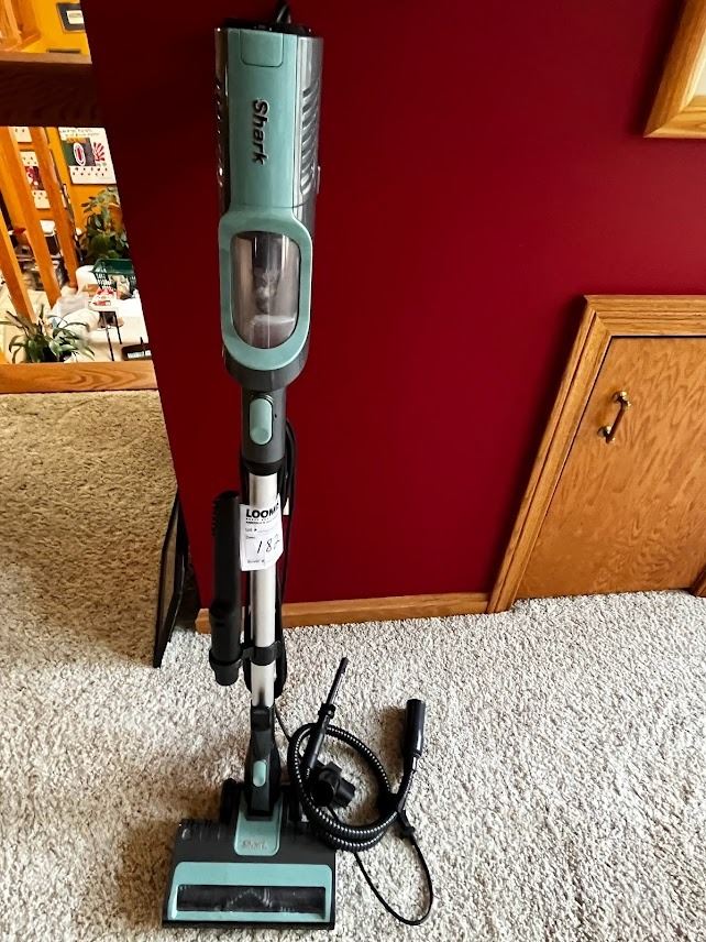 UPRIGHT SHARK SWEEPER