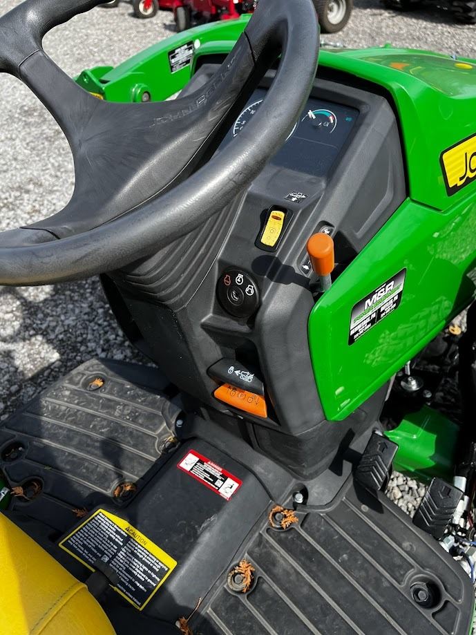 2021 SUPER CLEAN JOHN DEERE 1025R TLB TRACTOR / LOADER/BACKHOE/130 HOURS