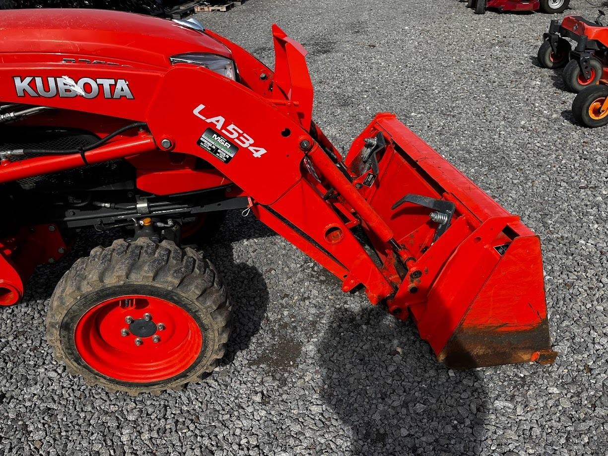 2018 KUBOTA B2650 TRACTOR / LOADER/BACKHOE -LOW HOURS