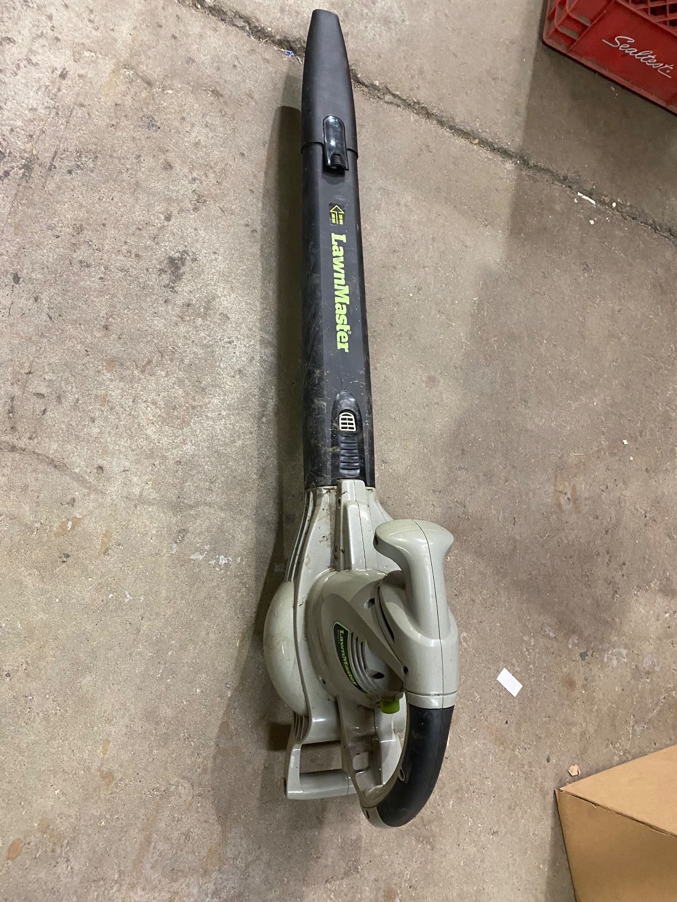 Lawn master electric blower