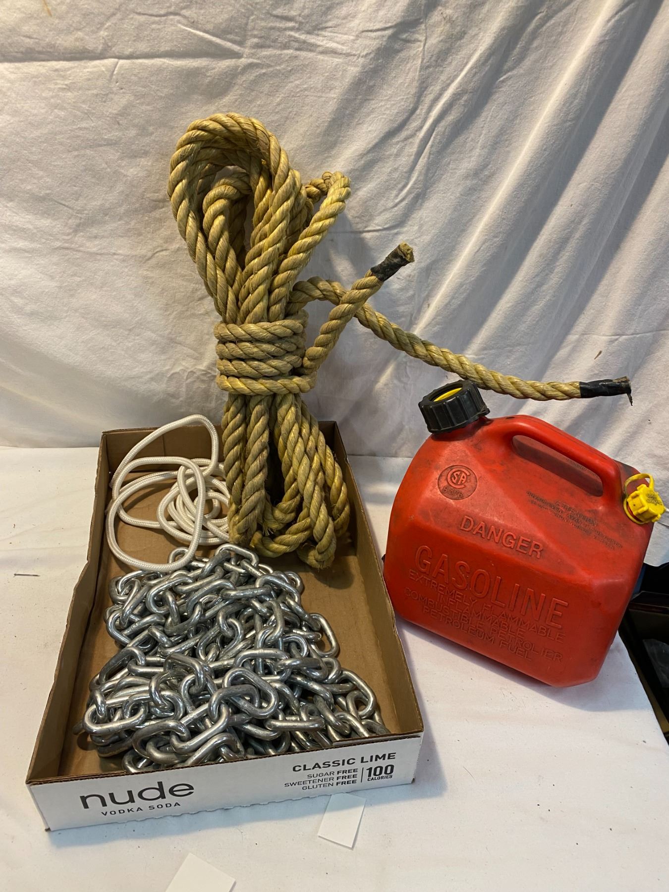 Chain rope and gas can