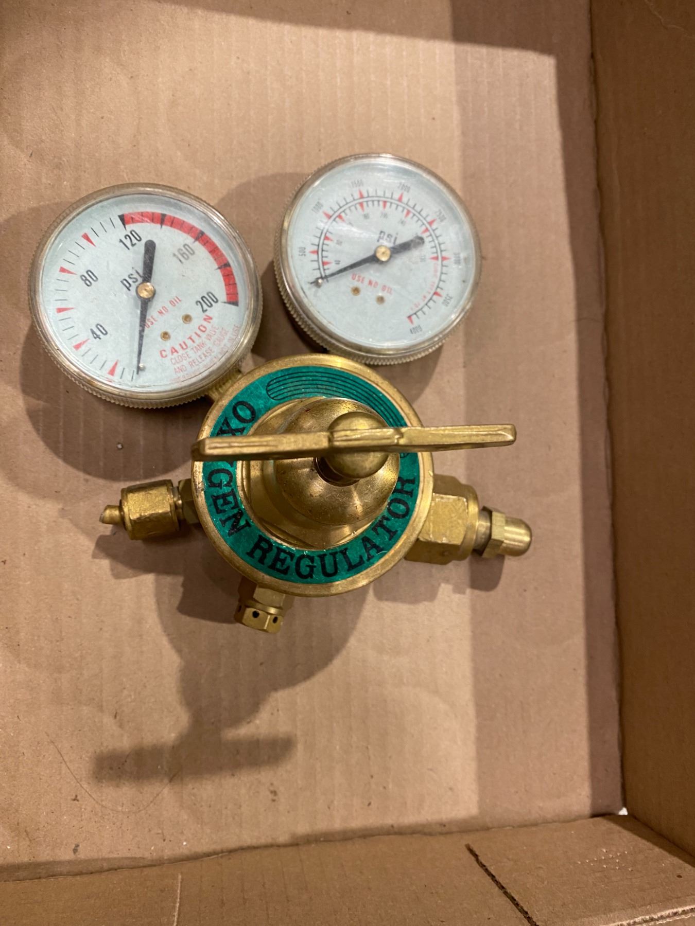 Oxygen regulator guage