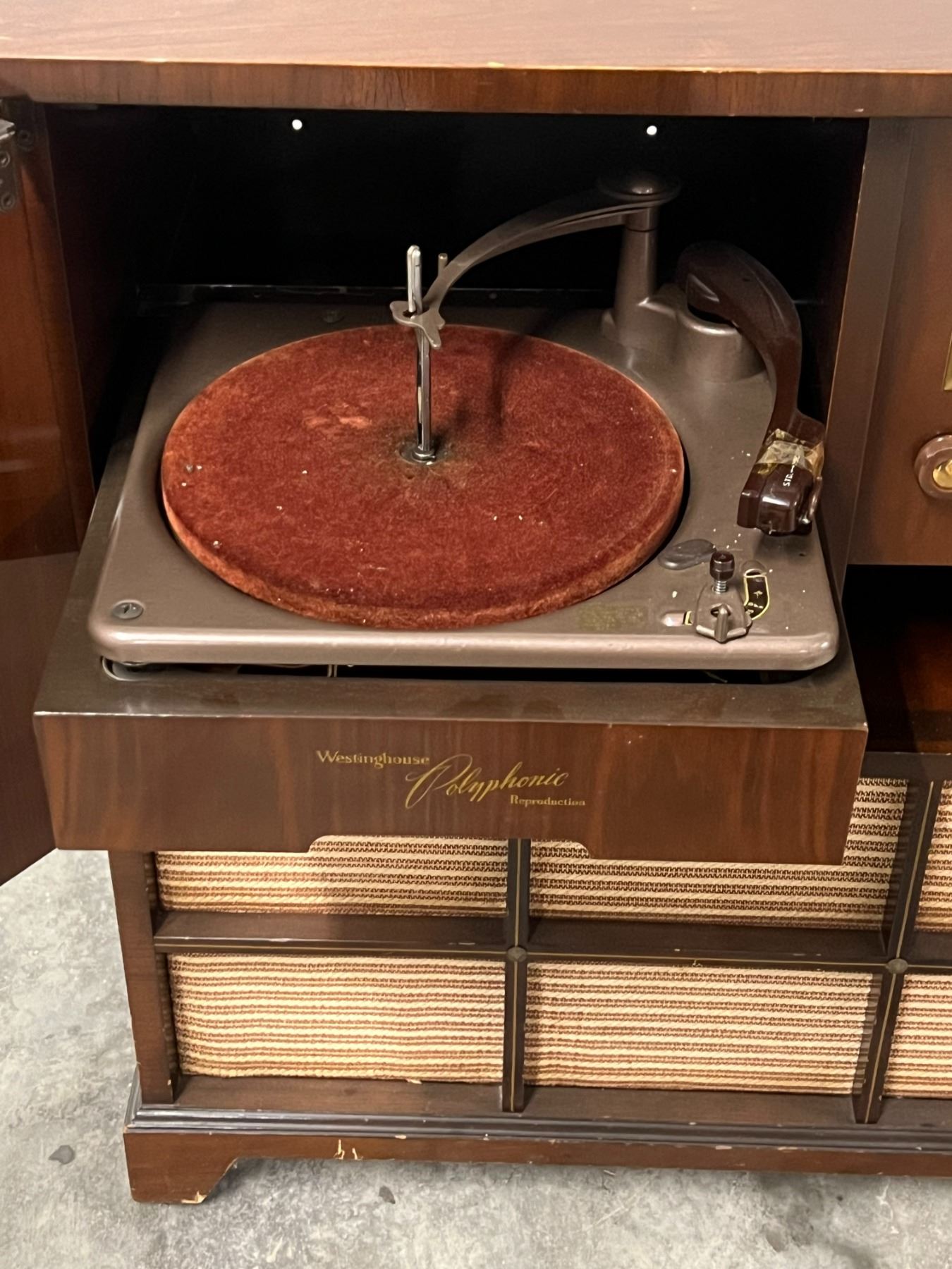 Vintage Westinghouse Record Player / Radio Cabinet (approx: 28.5x16 ...
