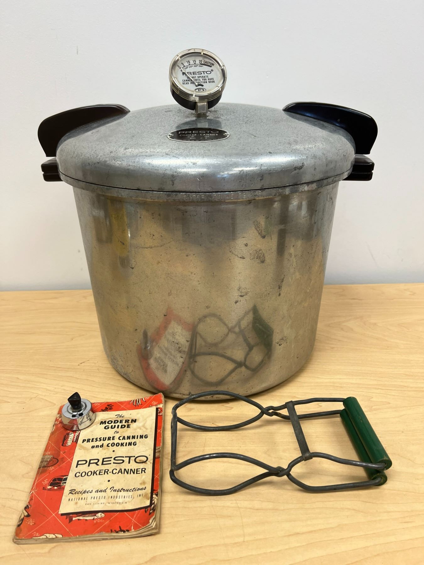 Vintage Presto Aluminum 21 Qt Cooker / Canner & accessories