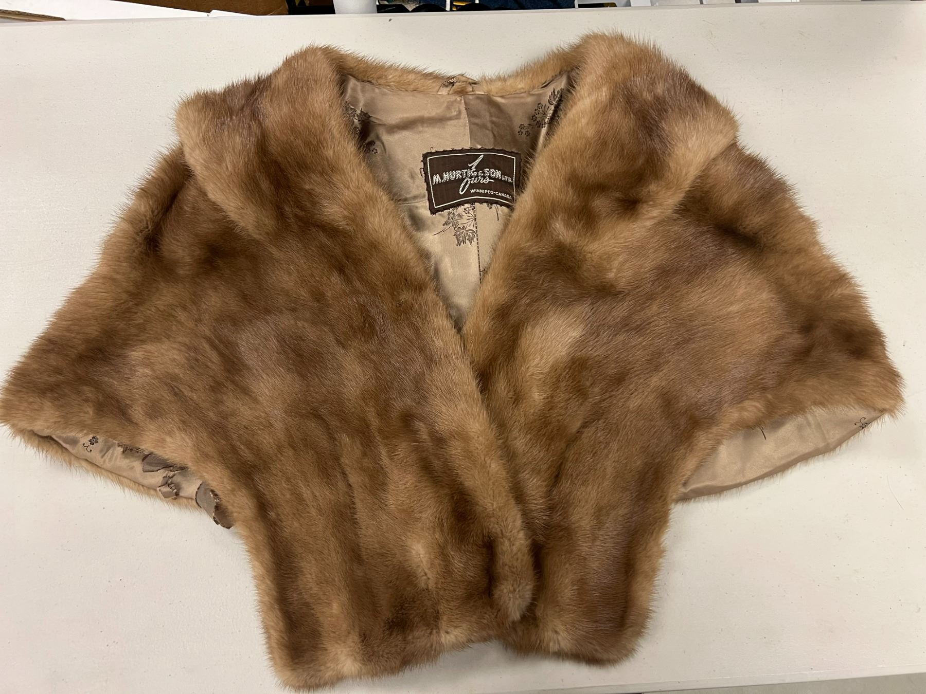 M. Hurtig & Sons Winnipeg Fur Shawl / Wrap (no sleeves)