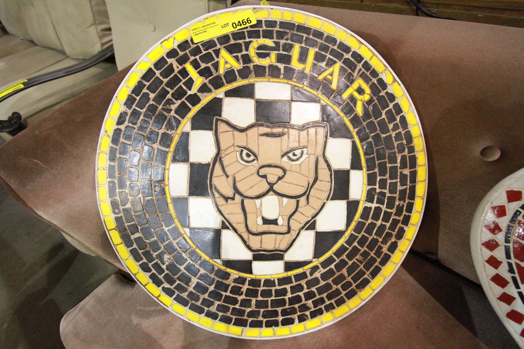 Jaguar Wall Plaque 24in. Round
