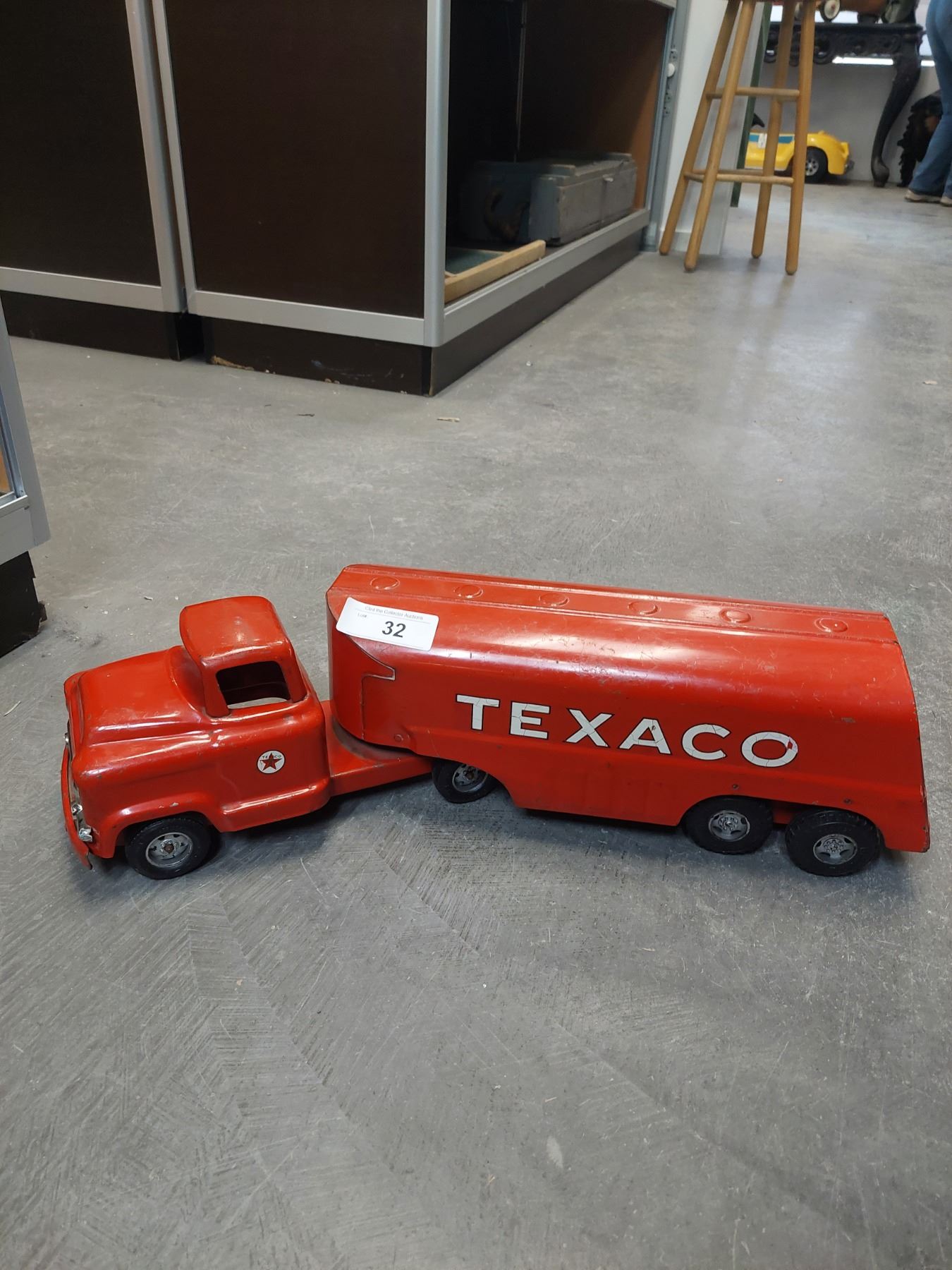 VINTAGE '50'S PRESSED STEEL BUDDY L TEXACO TANKER